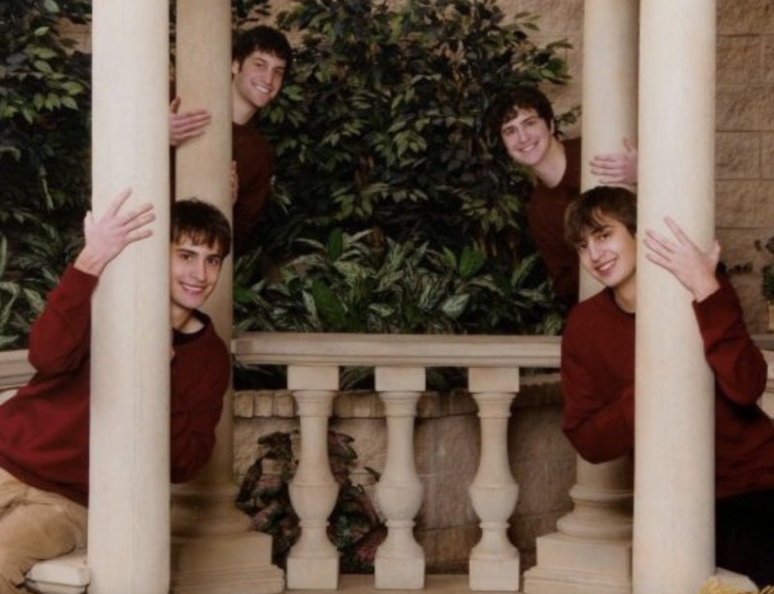 Funny Family Portraits | Awkward & Bad Family Portraits