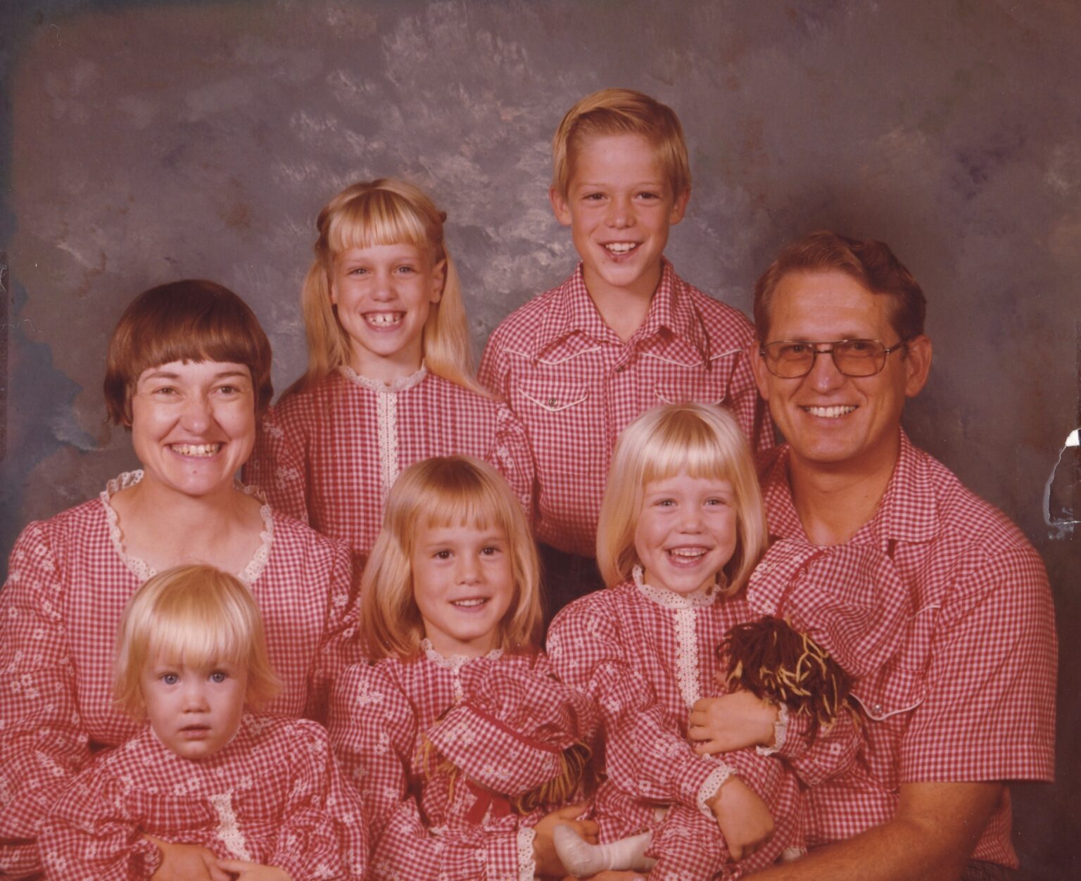 Funny Family Portraits | Awkward & Bad Family Portraits