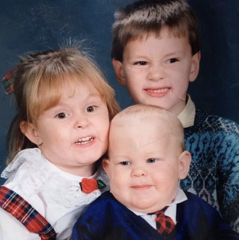 Funny Best Friend Pictures | Awkward Family Photos