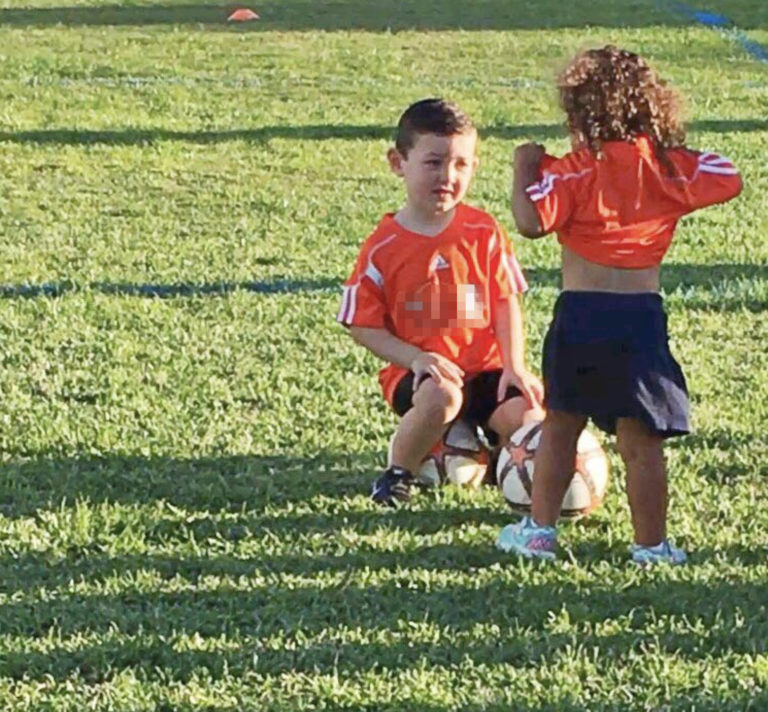 AwkwardFamilyPhotos.com - Page 257 of 889 - Spreading the Awkwardness