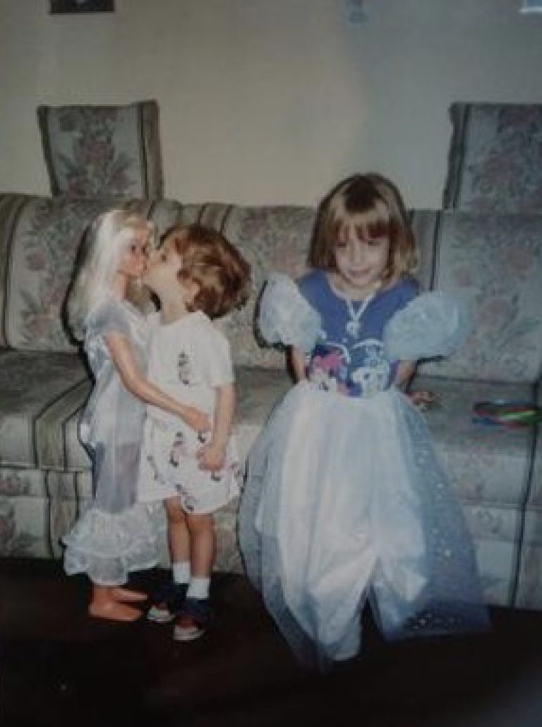 Funny Sister & Brother Pictures | Awkward Sibling Photos