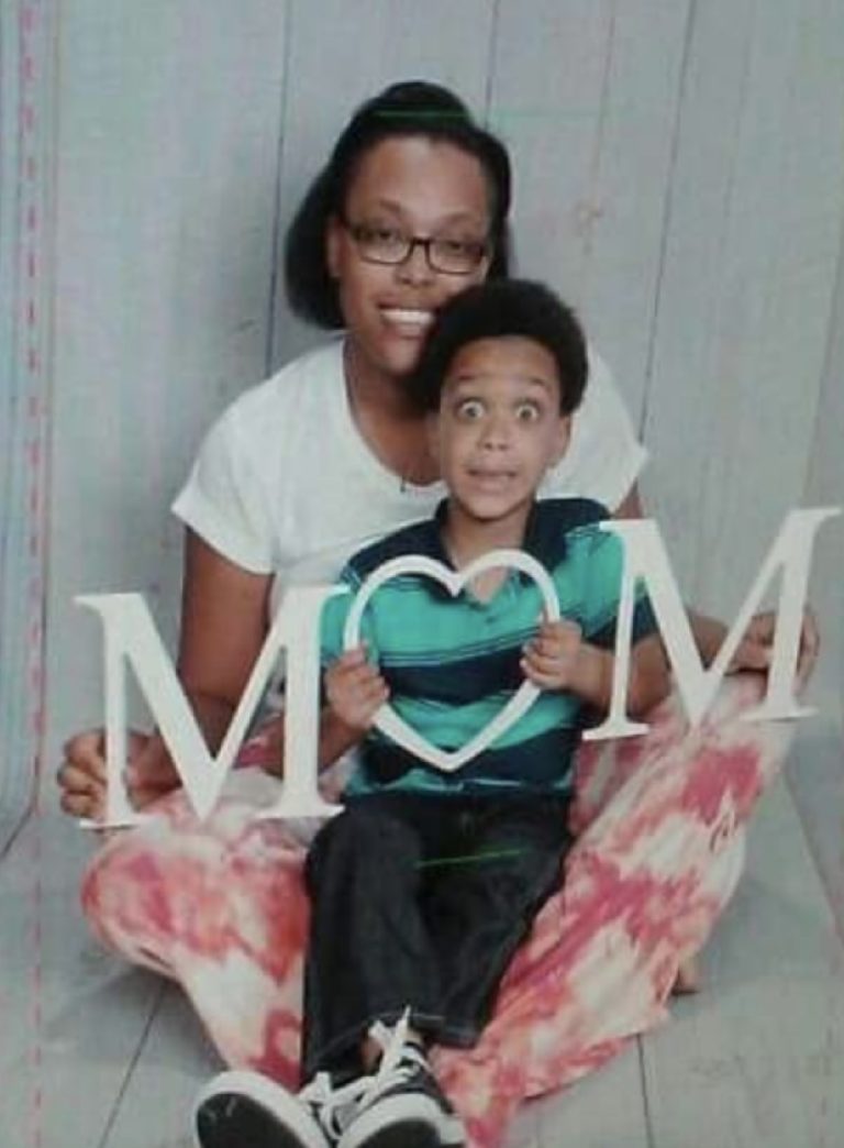 Funny Kid Pictures | Awkward and Hilarious Kid Photos