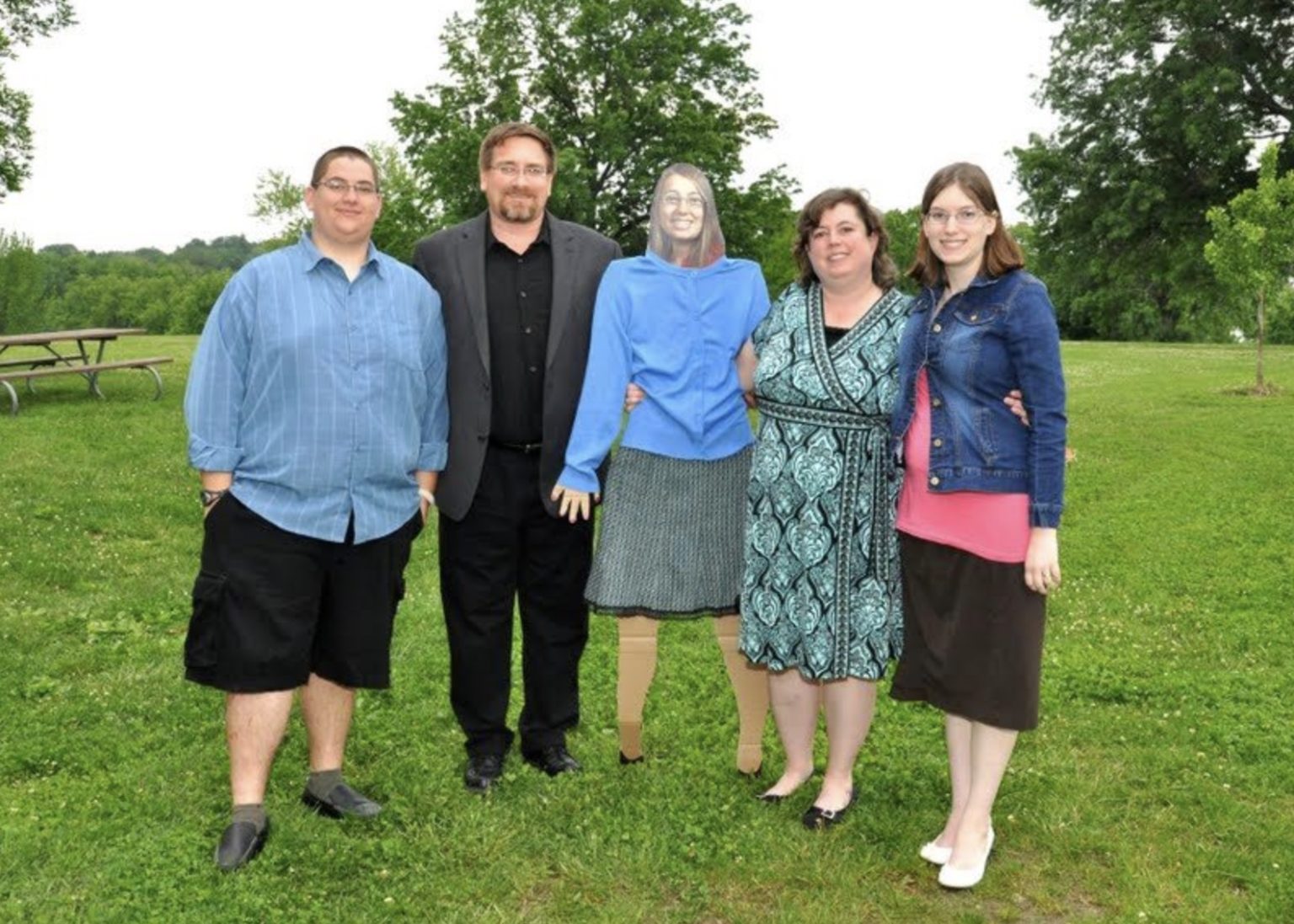 Funny Graduation Pictures and Photos | Awkward Family Photos