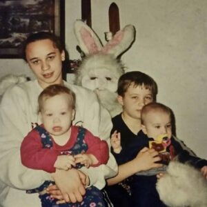 Funny Easter Pictures and Photos | Awkward Family Photos