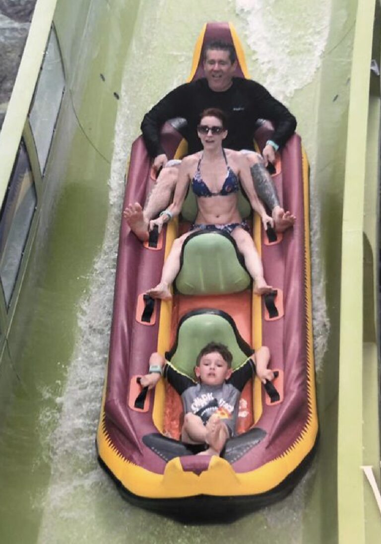 Funny Vacation Pictures | Awkward Family Vacation Photos