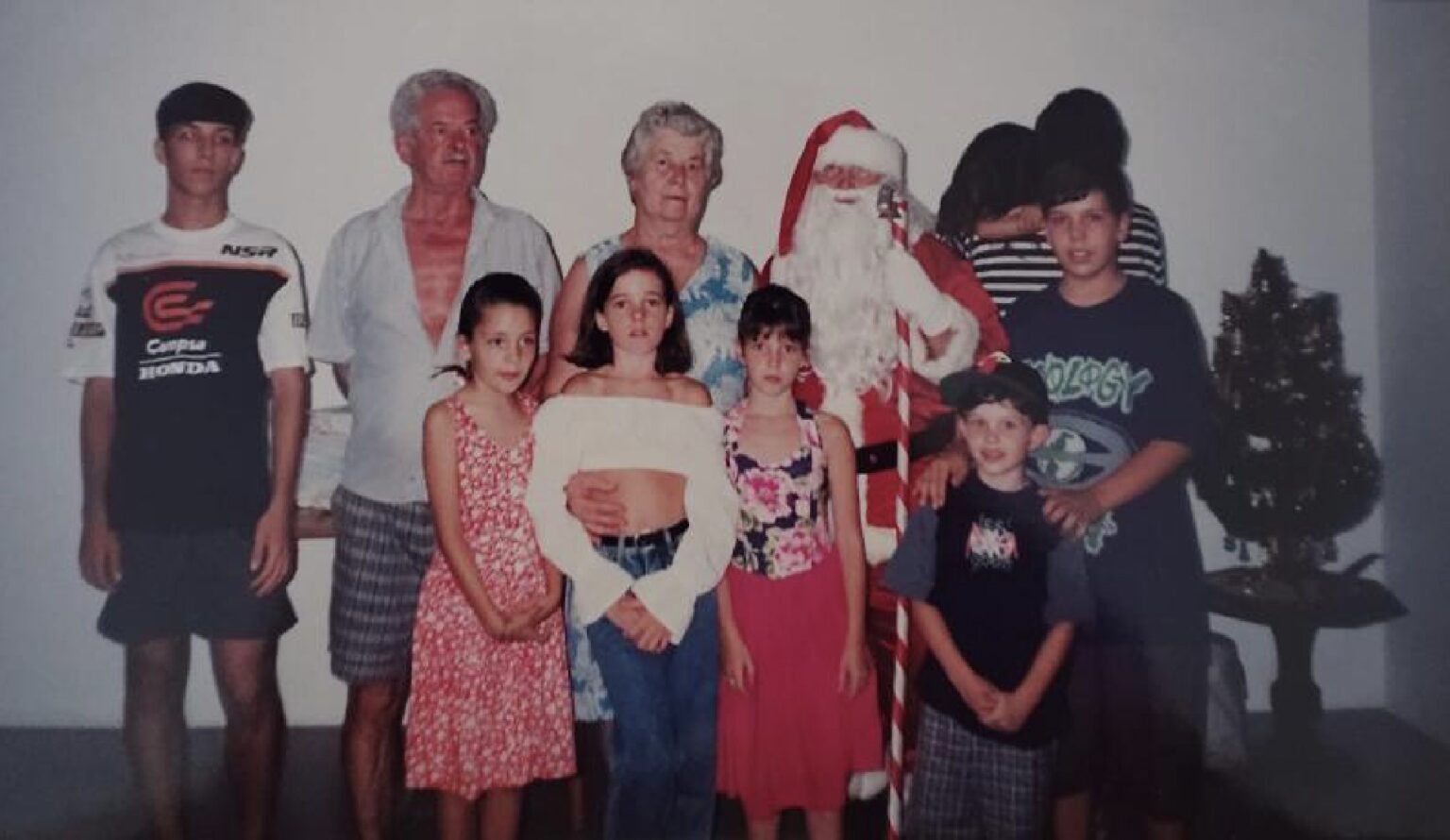 Funny Pictures of Relatives | Awkward Relative Photos