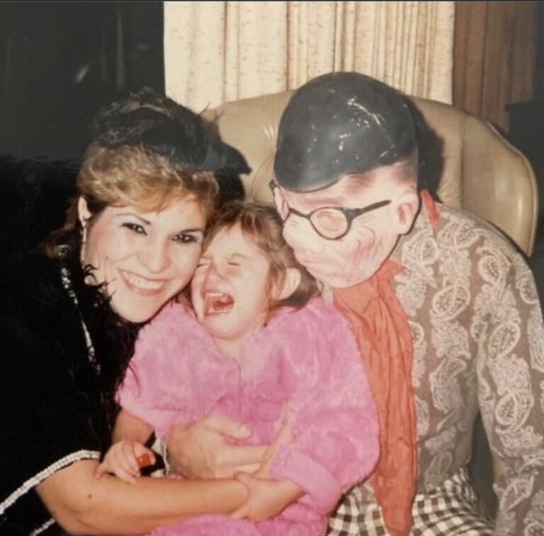 Funny Halloween Pictures | Awkward Halloween Photos