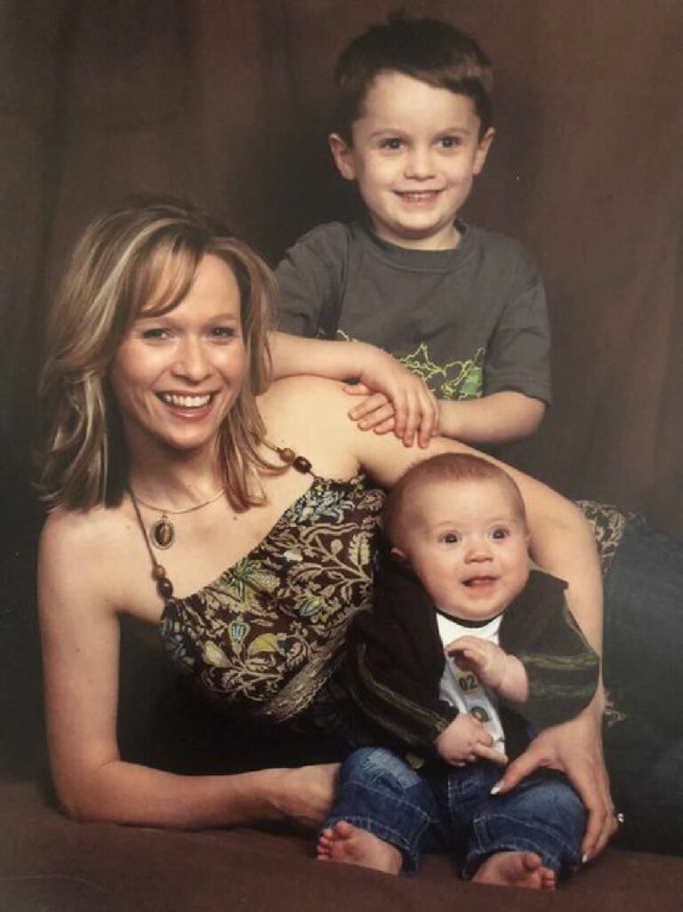 Funny Family Portraits | Awkward & Bad Family Portraits