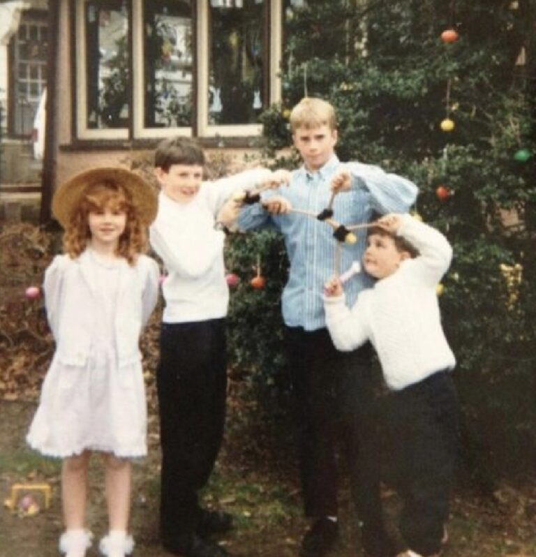 Funny Sister & Brother Pictures | Awkward Sibling Photos