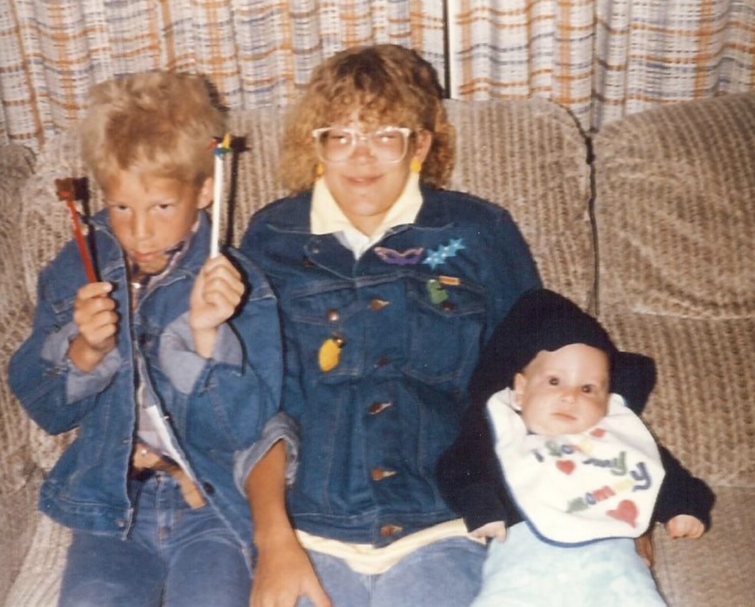 Funny Sister & Brother Pictures | Awkward Sibling Photos